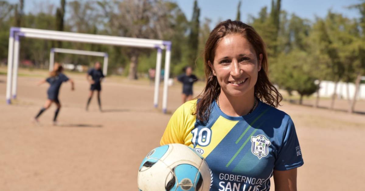 Mónica Ochoa: una vida entre gambetas | El Diario de la República