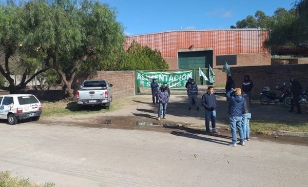 Tomaron una fábrica de golosinas por falta de pago | El Diario de la ... Tomaron una fábrica de golosinas por falta de pago | El Diario de la ...